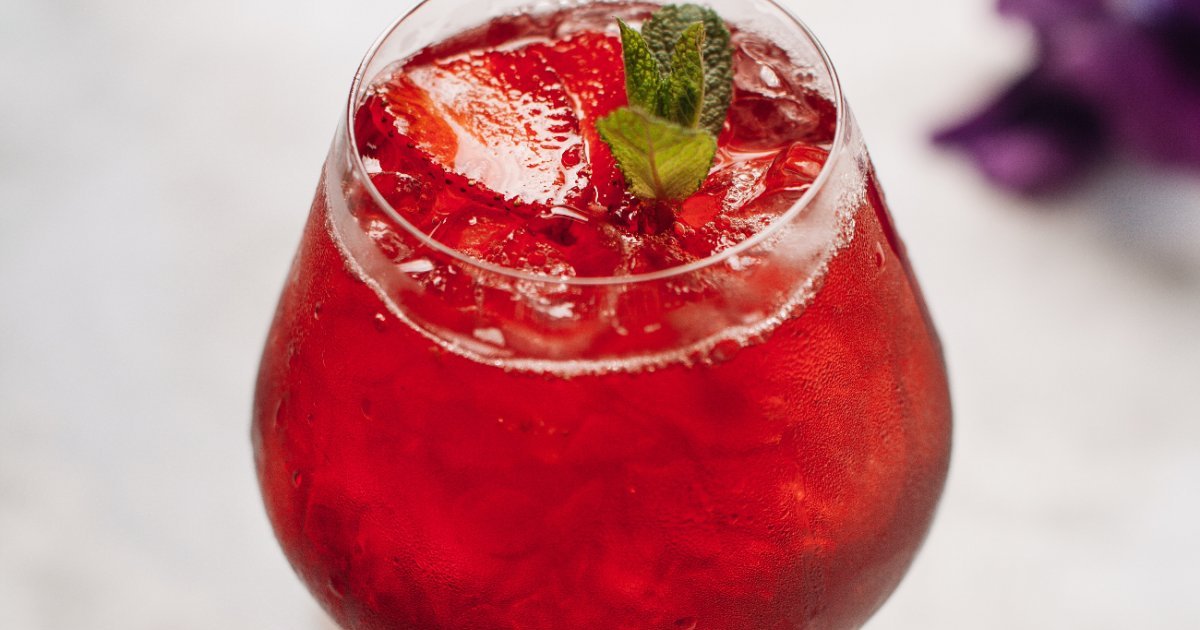 Make This Drink: The Don Alfonso Berry Smash | Eat North