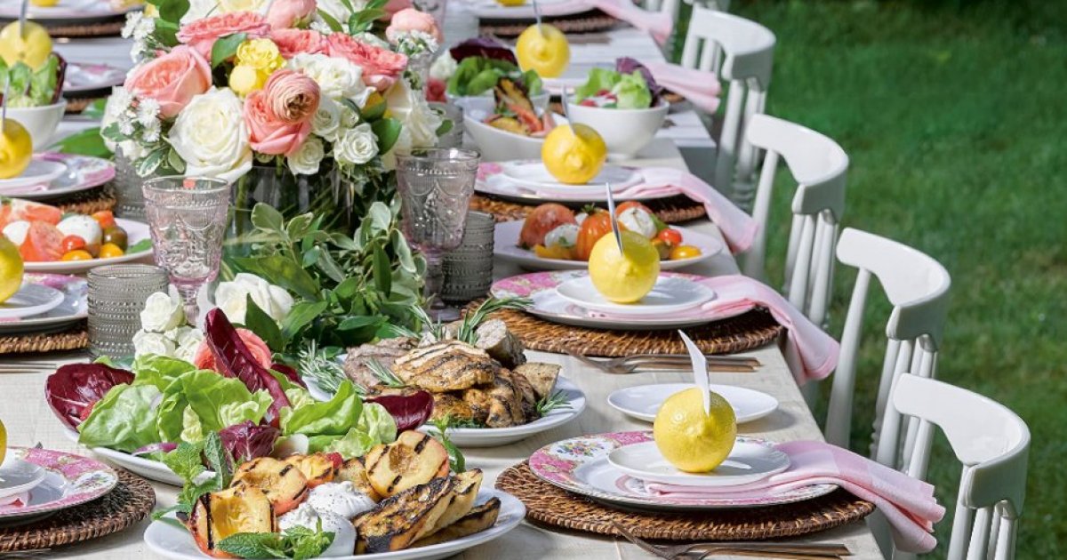 Cranberry baked brie recipe from the Eatertainment cookbook | Eat North