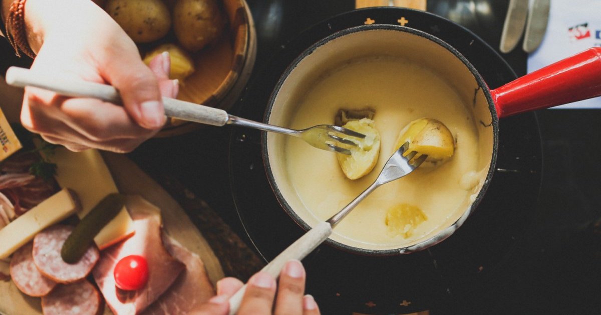 Check out this après-ski-themed NYE dinner menu by Chartier | Eat North