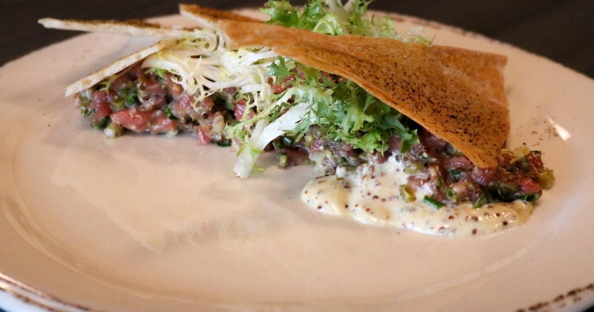 Borough Bar and Grill opens in Calgary’s University District | Eat North