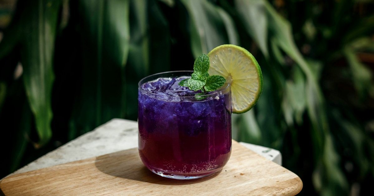 Weekend cocktail recipe: Wild Blueberry Bramble Smash | Eat North